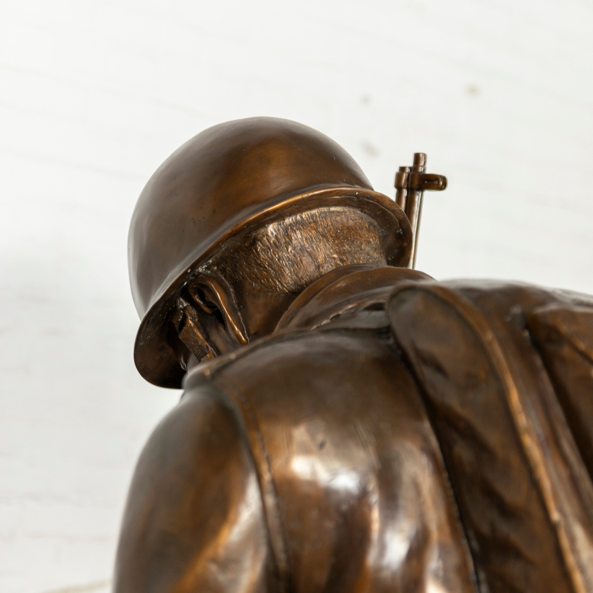 Memorial Bronze Soldier Statue Kneeling with Folds of Honor Flag ...