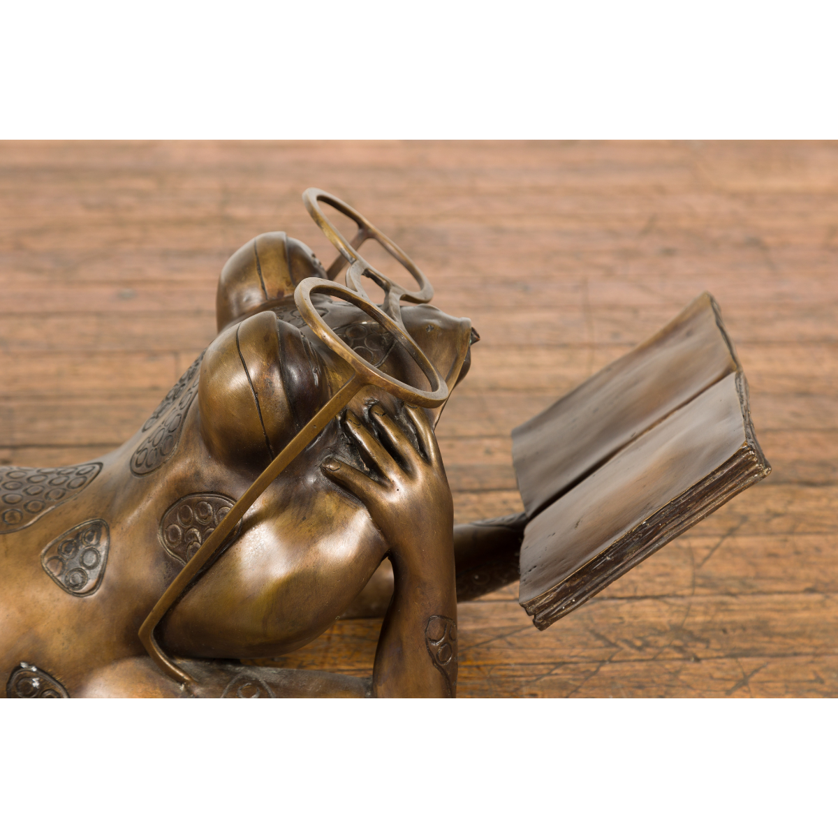 Bronze Frog Reading Garden Statue | Randolph Rose Collection