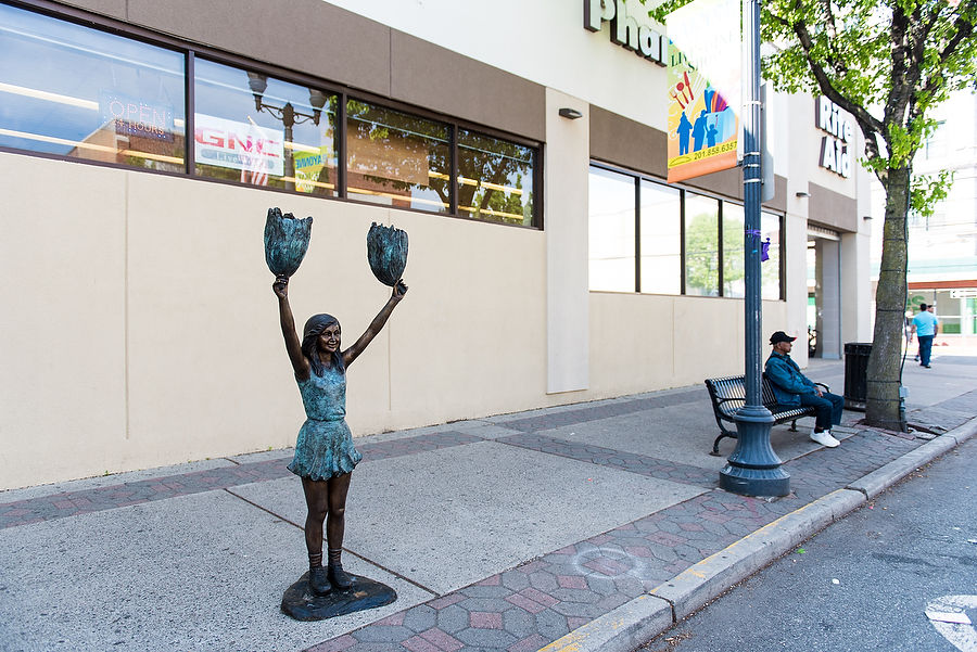 Bronze Cheerleader Football Statues | Randolph Rose Collection