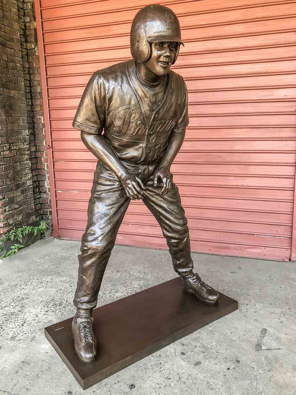 Bronze Baseball Statue of a Runner on Base | Randolph Rose Collection