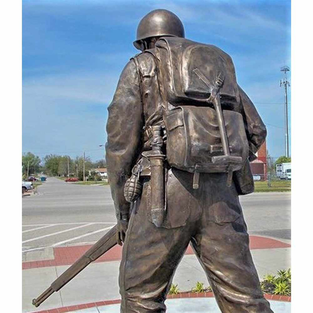 ww2 statue